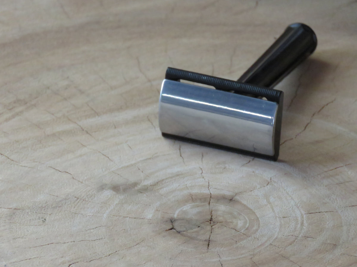 Gillette Tech Black Bakelite handle (V414) – Bundubeard