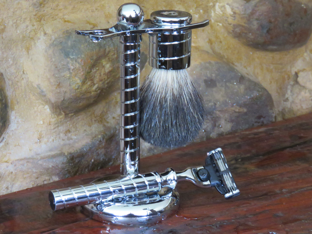Razor, stand and brush. Spiraled Chrome finish – Bundubeard